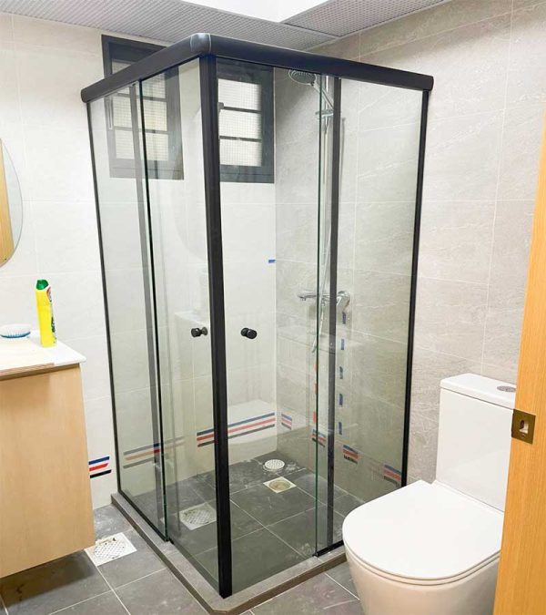 Corner Entry Shower Screen (Black Frame) – Oh My Glass