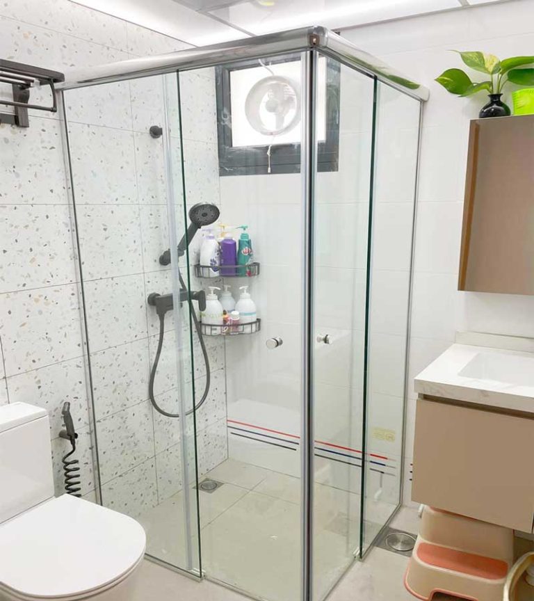Corner Entry Shower Screen (Frameless) – Oh My Glass